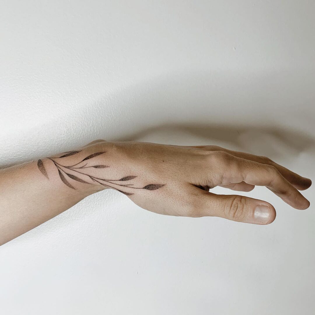 Hand Poked Tattoo for Women: A Timeless Expression of Art and Identity ...