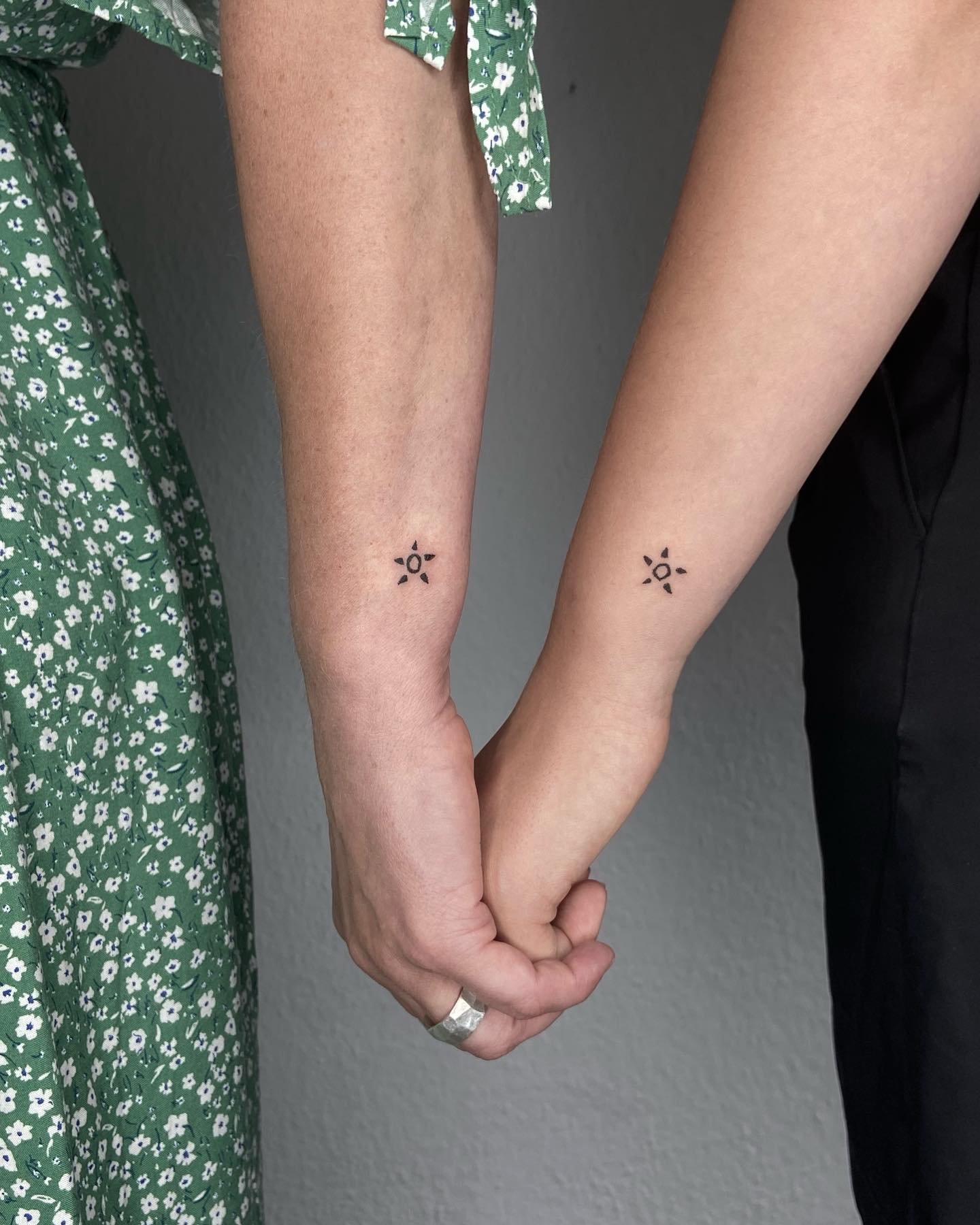 Hand Poked Tattoo for Women: A Timeless Expression of Art and Identity ...